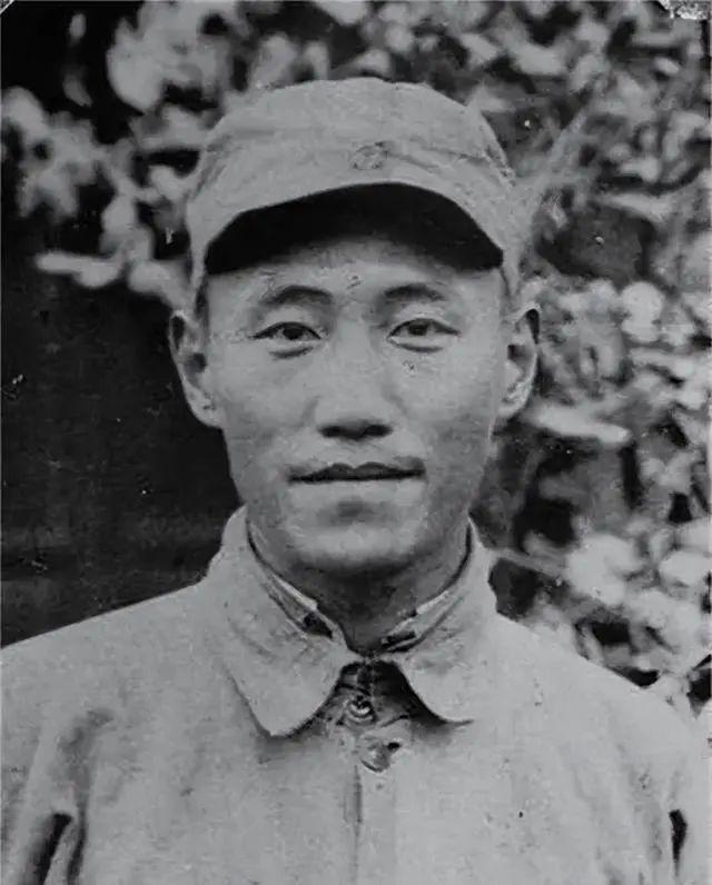 In the Battle of Huaihai, his military achievements were comparable to ...