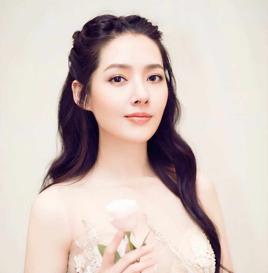 Life Winner Guo Biting: Married into a wealthy family, her mother-in ...