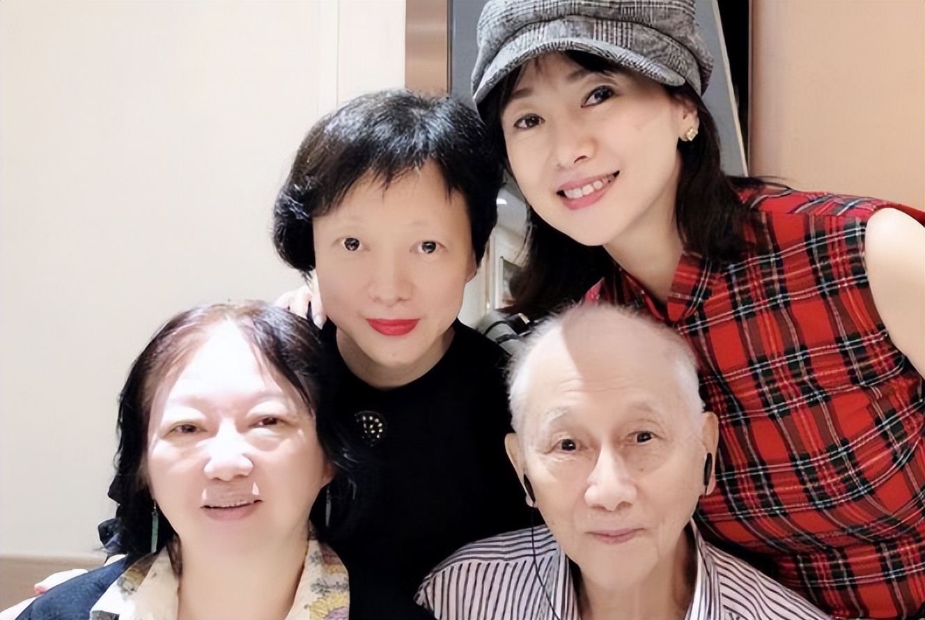 Weng Hong: Divorced 7 days and lost 13 kilograms. She turned around and ...