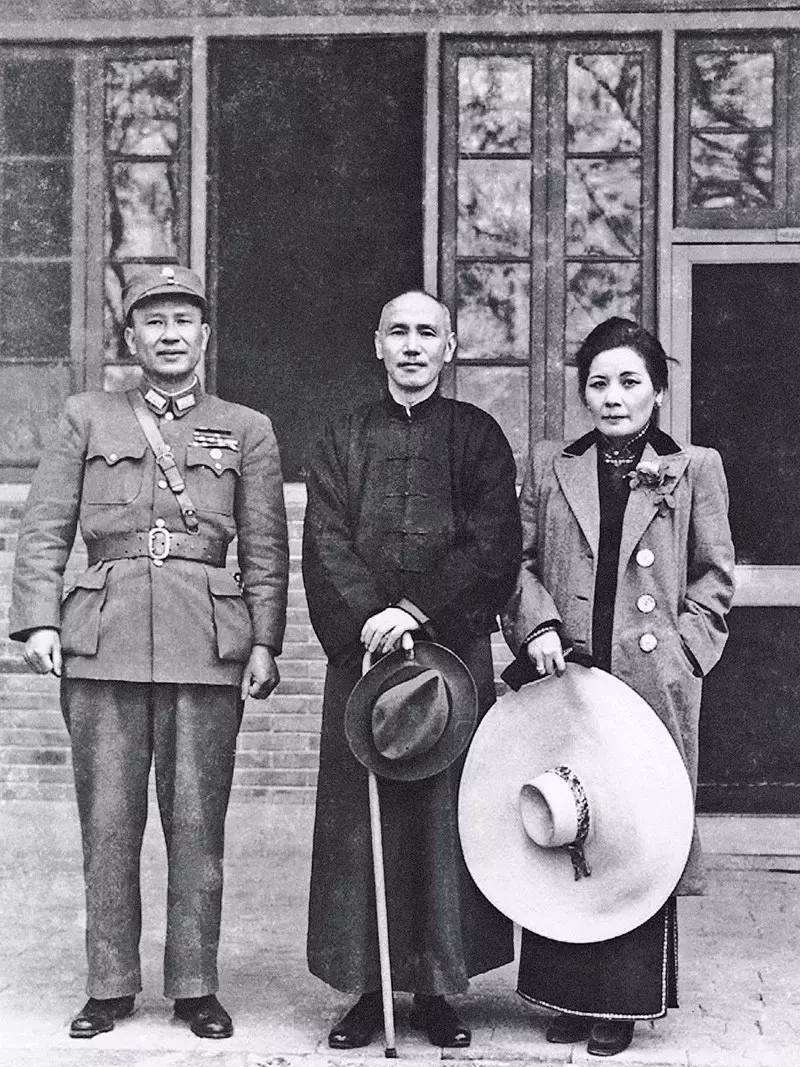 Bai Chongxi succeeded in defeating Lin Biao and Siping, and wanted to ...