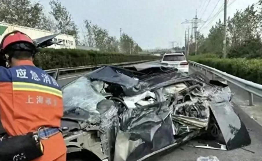 Shocking car accident! The horrific truth is exposed! - iMedia