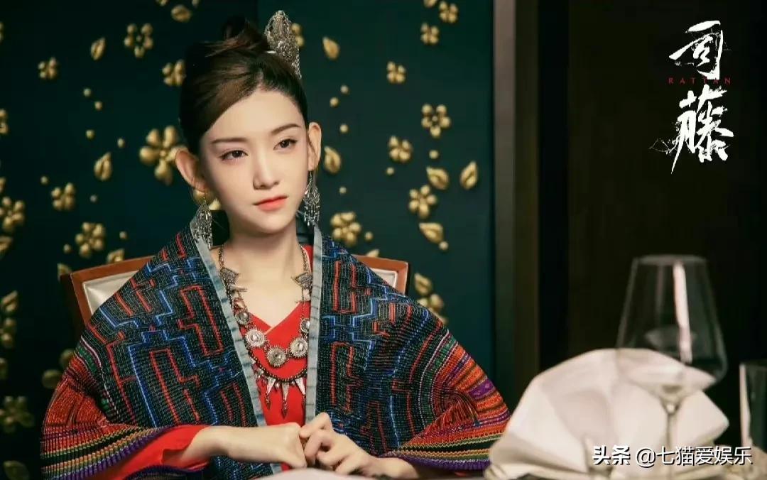 Recognizing characteristics of female stars: Zhao Liying's small feet ...