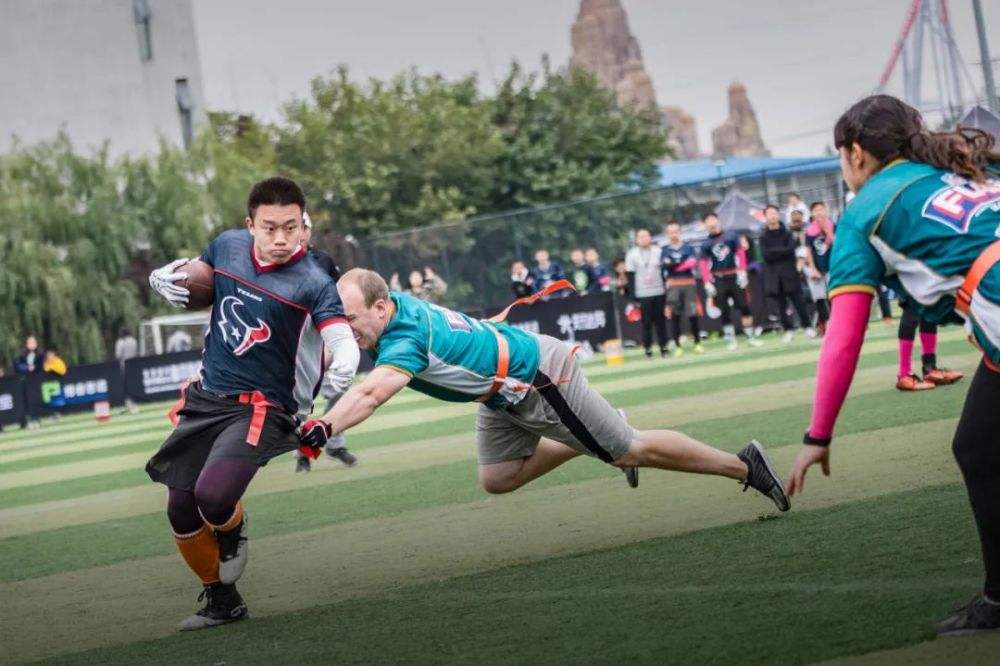 After Frisbee, another sport is on fire. What is flag football? - iNEWS