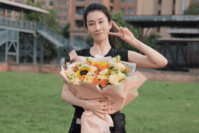 The original "Dark Night and Dawn" will soon be released on CCTV. Anna ...