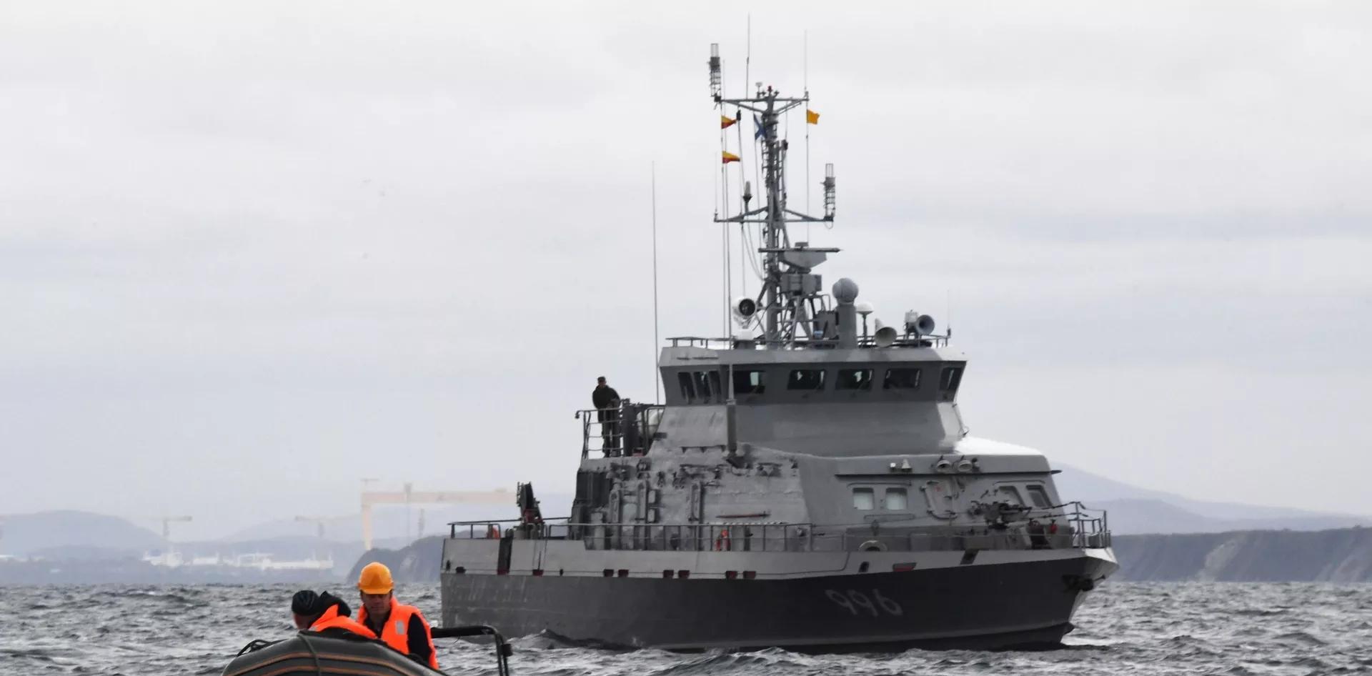 11 warships from China and Russia are approaching the mainland of the ...