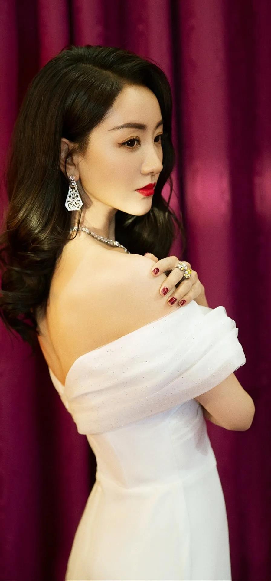 Star Beauty - Issue 127 Yang Rong - iMedia