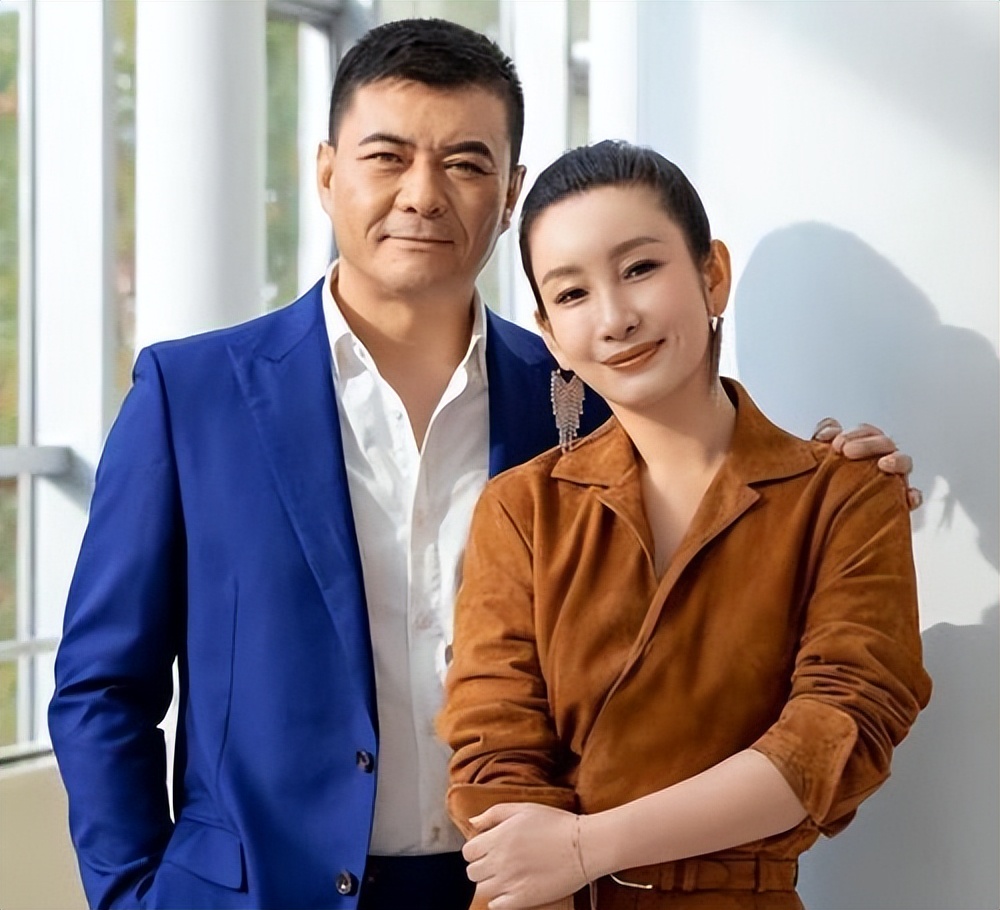 After Wang Xinjun became famous, he abandoned his wife and son, spoiled ...