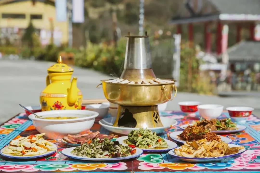 Qiaoqi Tibetan Hot Pot in Baoxing - iNEWS
