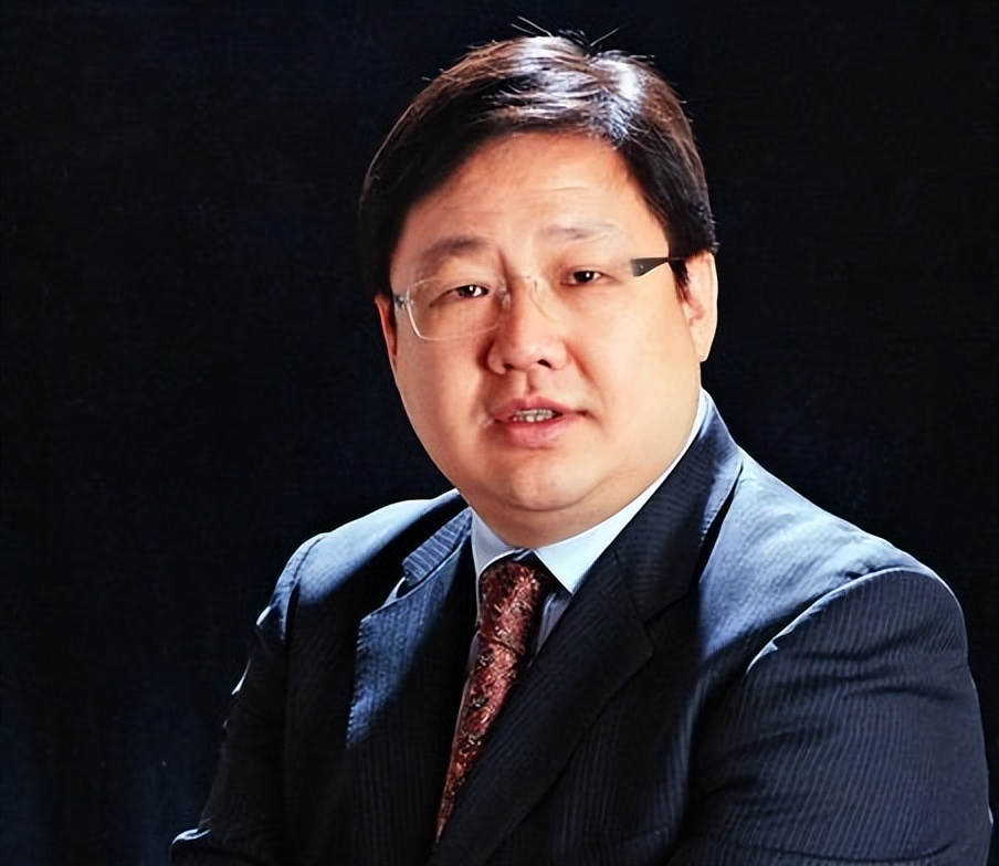 First love Lu Yi, crazy love Wang Zhiwen, after the rich husband died ...