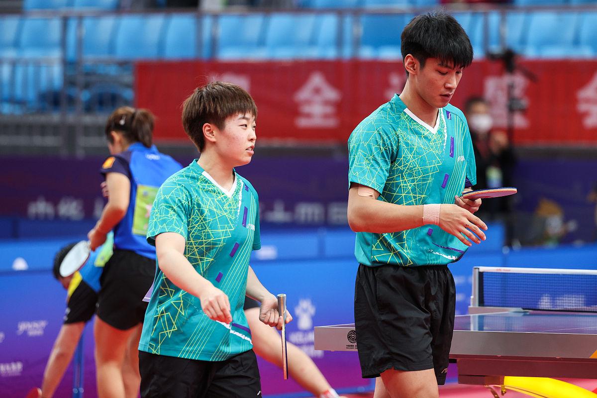 He Zhuojia swept Zhang Rui, with obvious defensive advantages and ...