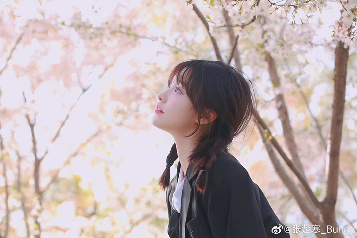 Zhang Chuhan's new drama "Hear My Voice" launched, the dual time and ...