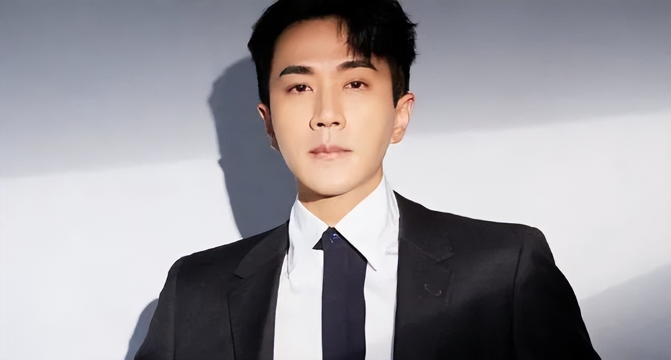 Congratulations!Hawick Lau officially announced his relationship ...