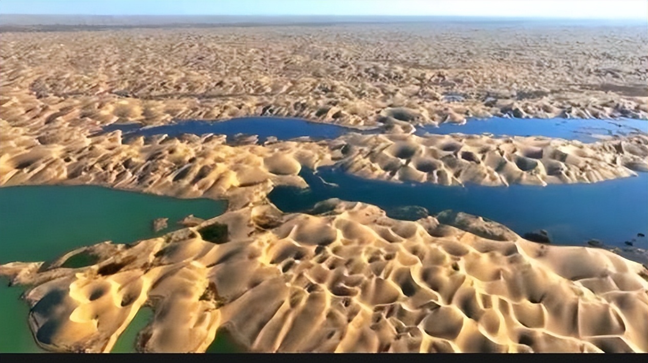 The emergence of lakes in the Taklimakan Desert is a natural warning or ...