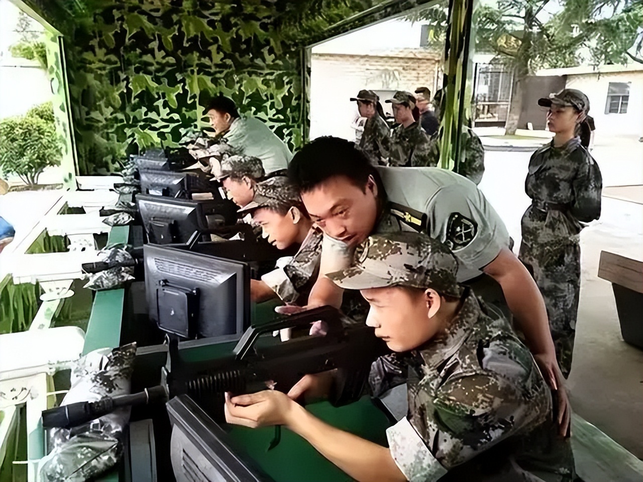 "Saibei Gun King" Han Qingli: Hit all 40 targets within 100 meters in ...