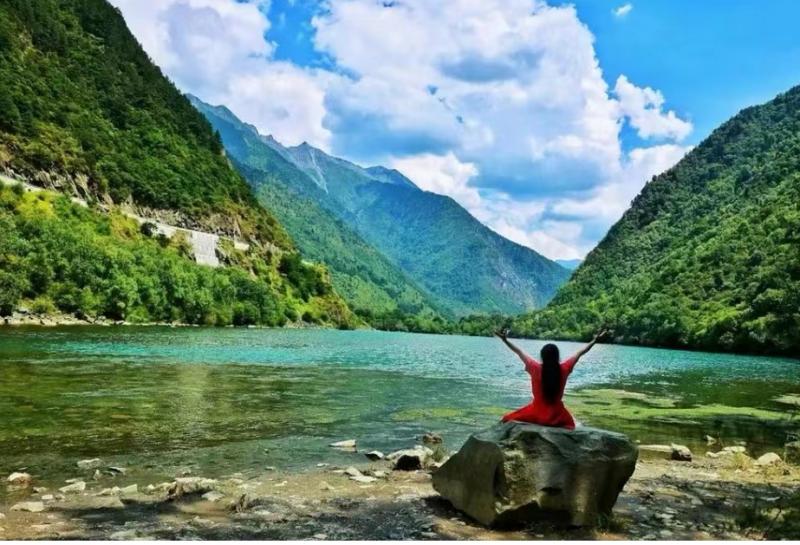 [Famous article] Li Xiaoping's masterpiece "The Campfire of Xiangxiong Zhajia's Passionate Love ...