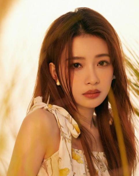 29-year-old Sun Yi participated in commercial performances, with loose ...