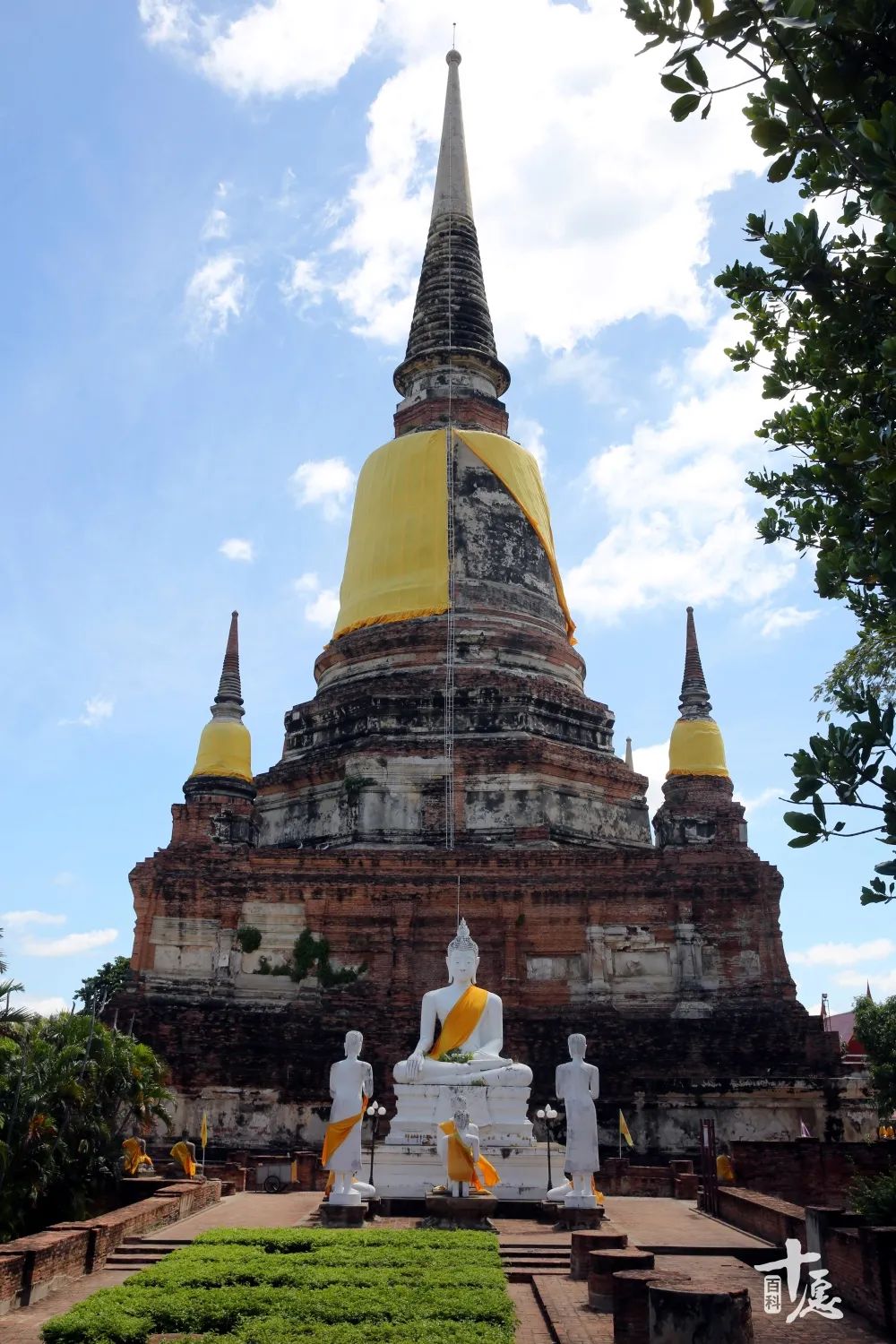 7 Treasures Of Buddhism , Seven Treasures: Significance and symbolism ...