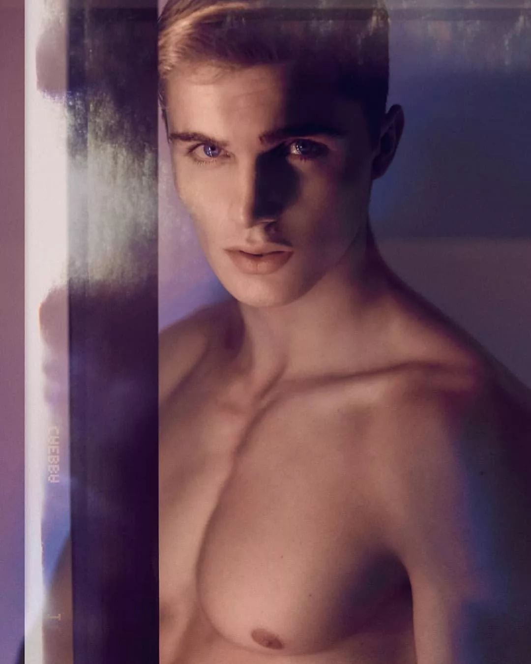 The perfect British male model Freddie Pearson has crossed over to become an actor! - iNEWS