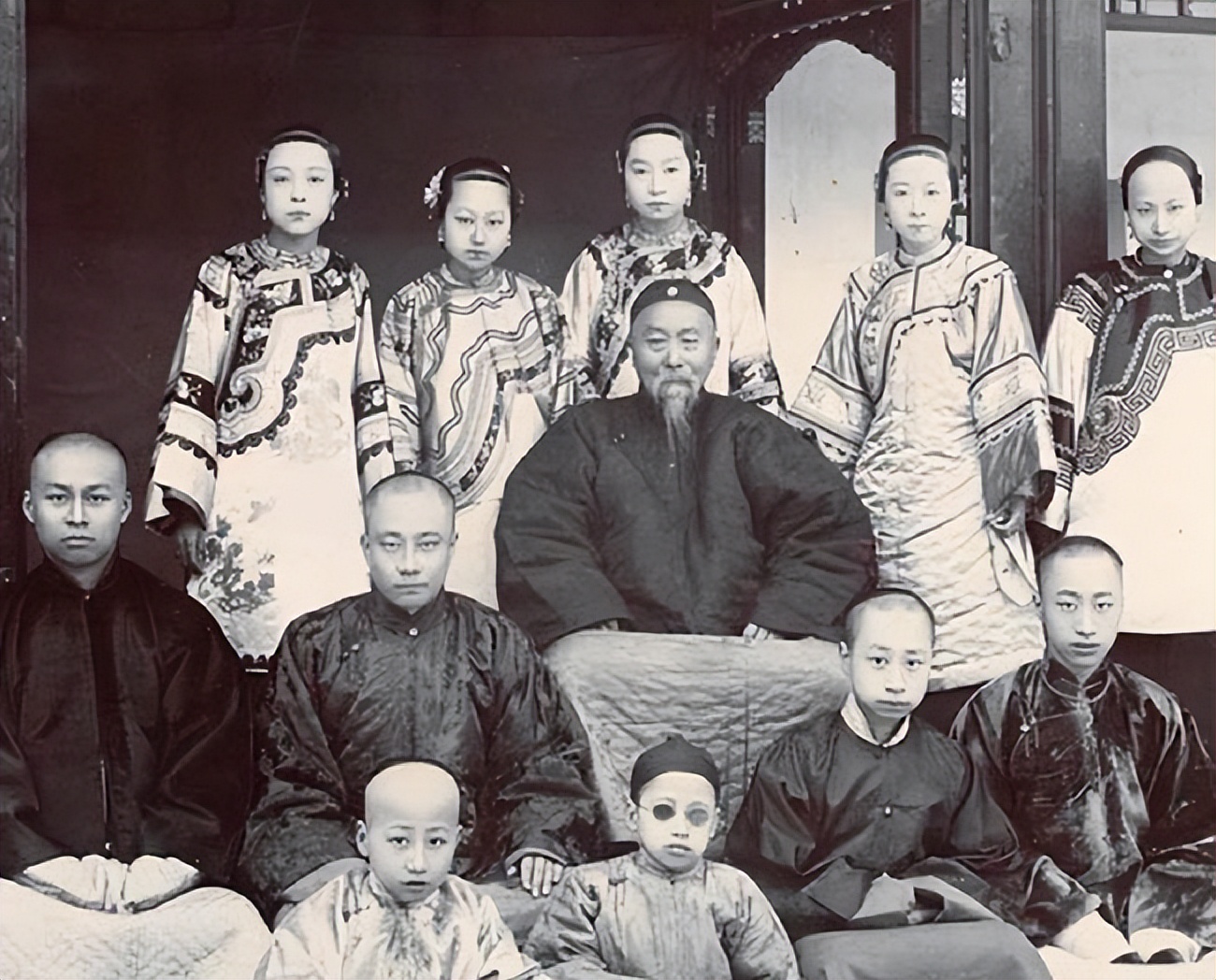 In 1888, Li Hongzhang married his 22-year-old daughter to Zhang Peilun ...