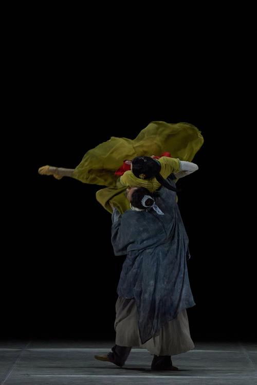 Taking "The Rain Falls More and More" as an example to analyze the ...