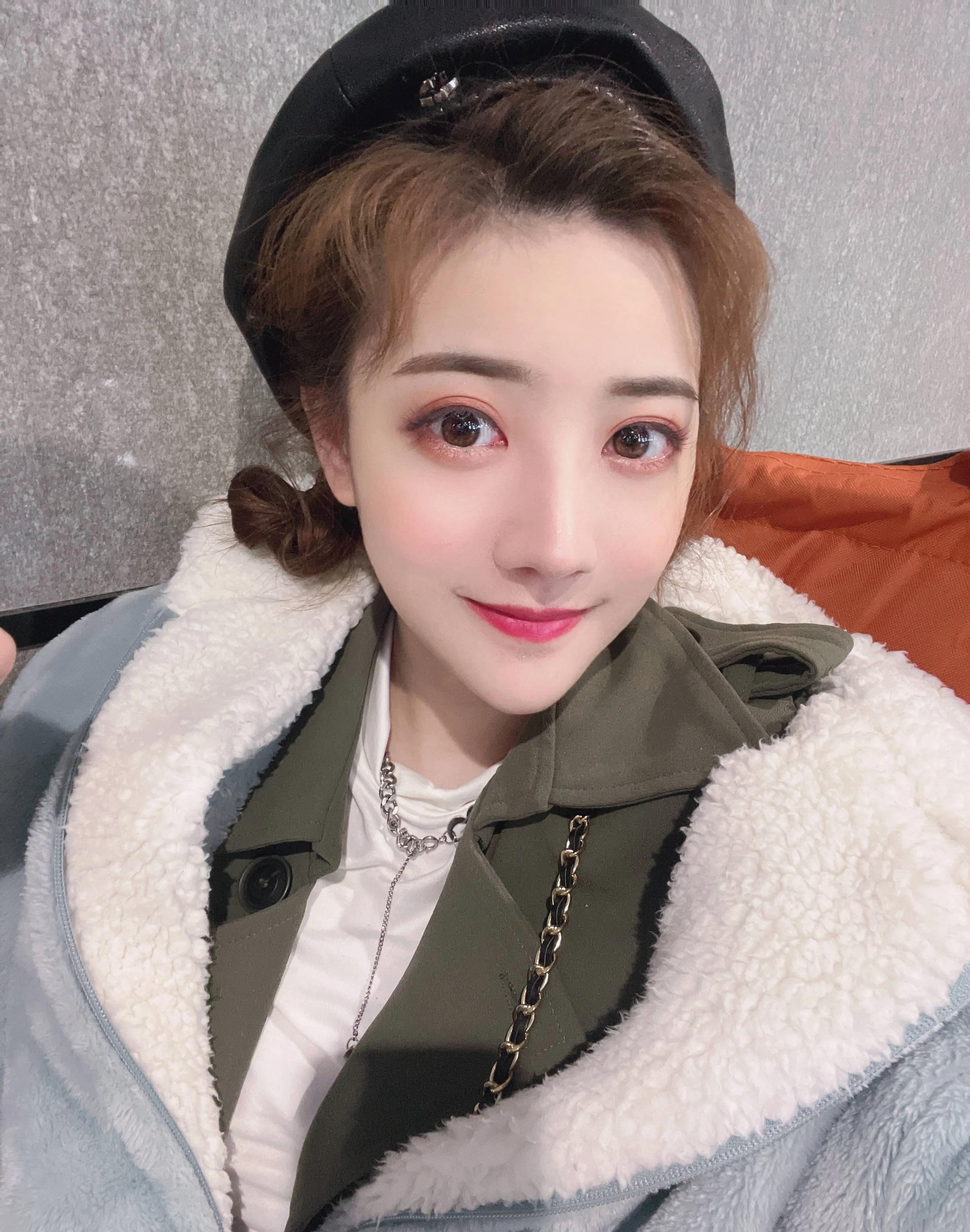 Beautiful actress Bai Xinyi born in 1995 - iNEWS