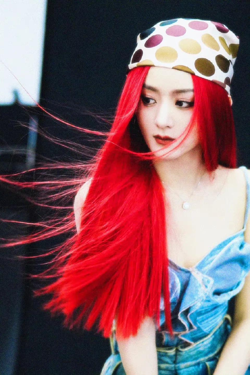 With super high looks and unruly red hair, who do you think won? - iNEWS