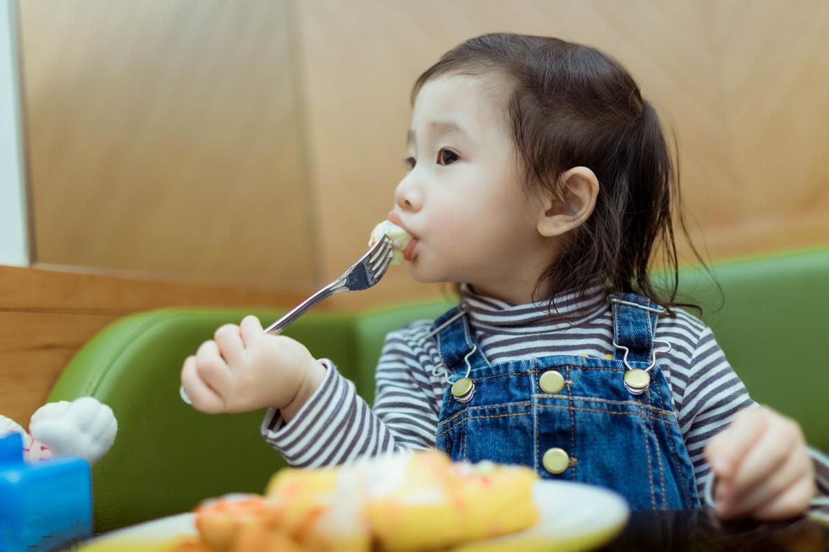 Chewing ability is not innate, three manifestations suggest that ...