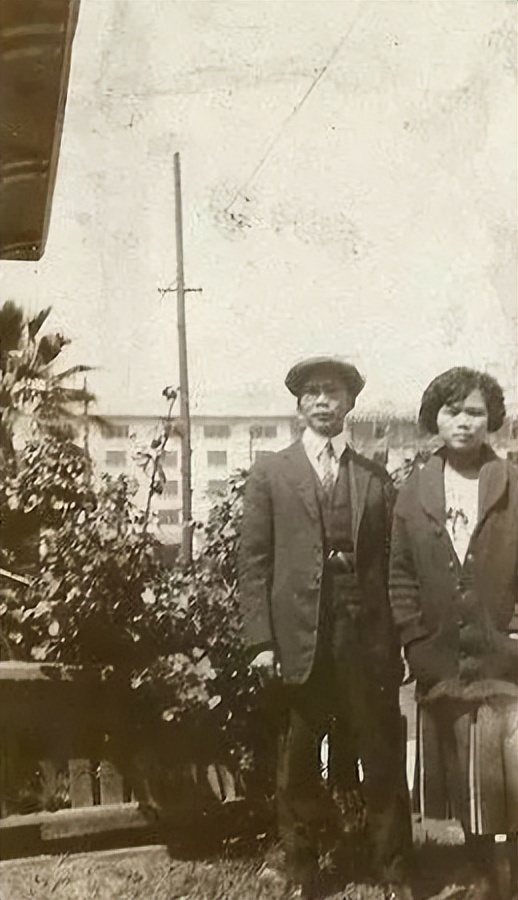 The first Chinese American female pilot: less than 1.6 meters tall ...