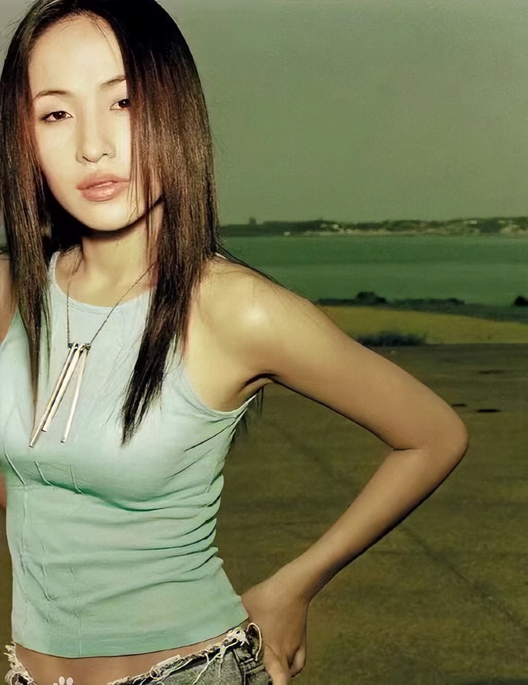 Sex is like a bone scraper. 43-year-old Elva Hsiao has yellow skin, thin skin, and a sunken face ...