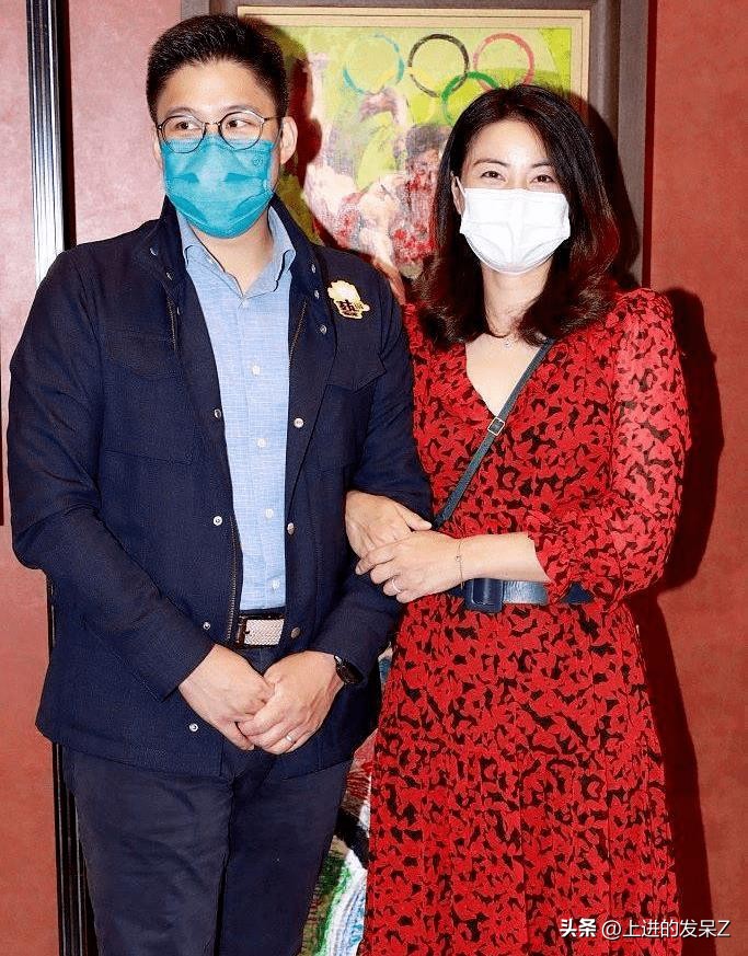 Huo Qigang posted a photo of a date, Guo Jingjing snuggled into his ...