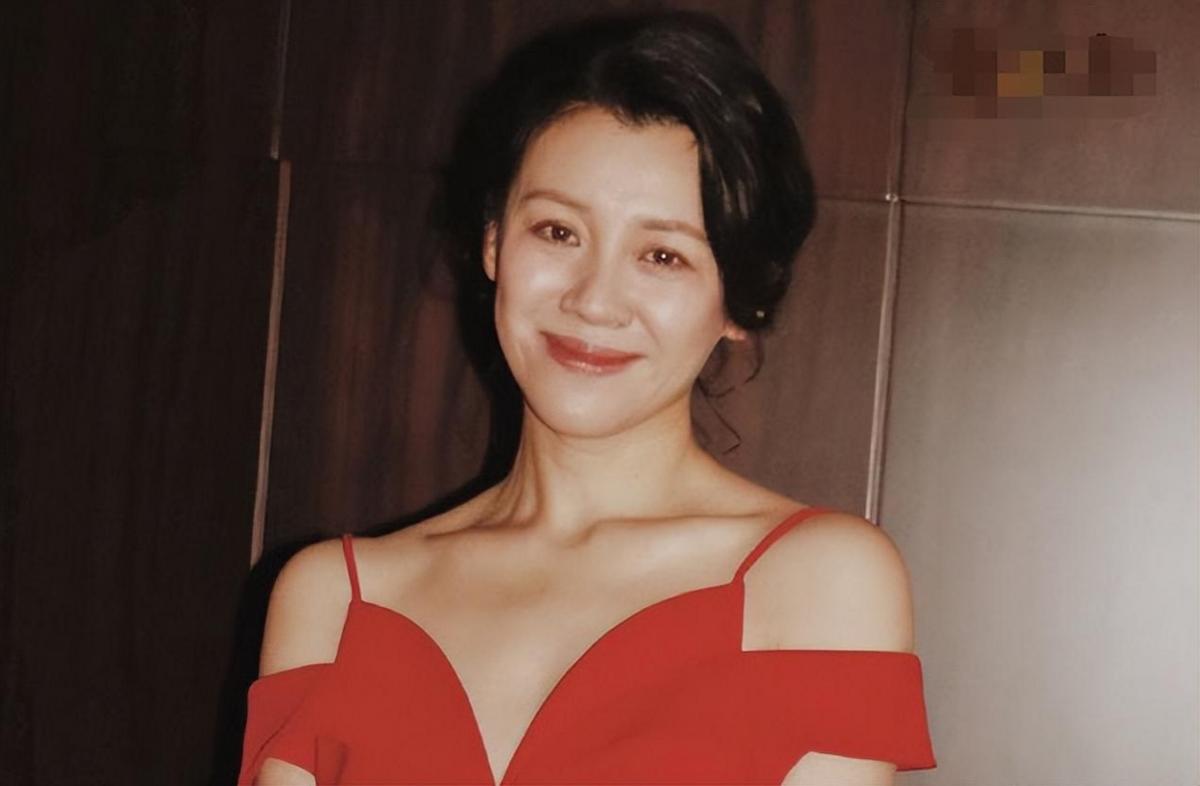 Liu Lin: Living with a famous director for 3 years failed, and she was ...