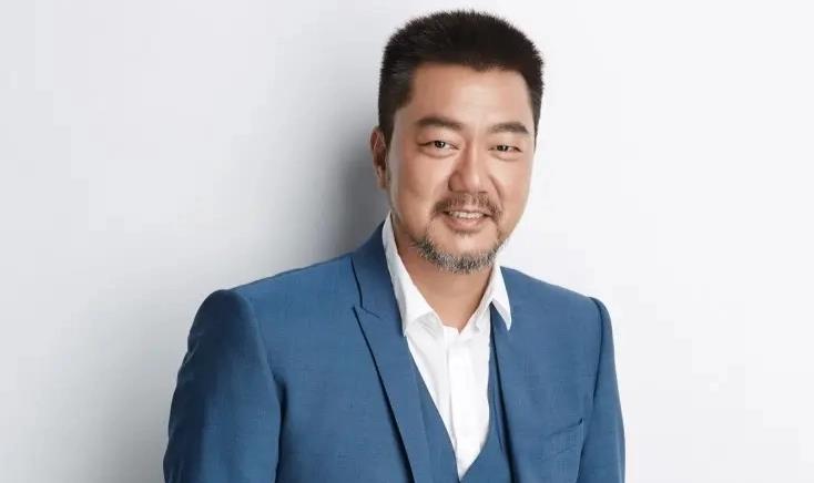 "Tough guy" Dong Yong: Married for the second time to an ordinary wife who was 9 years younger ...