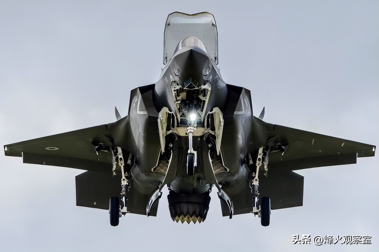 Really cheering up!China's J-35 will be "one machine and four types ...