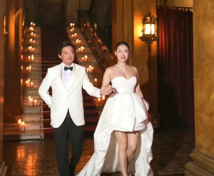 The 65-year-old singer and Warren Mok broke up in a low-key manner! The ...