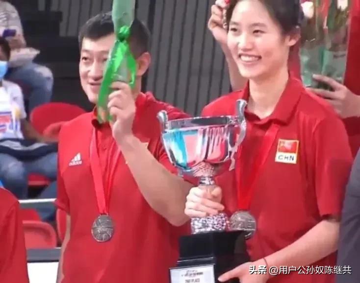 The second team of the Chinese women's volleyball team and head coach ...