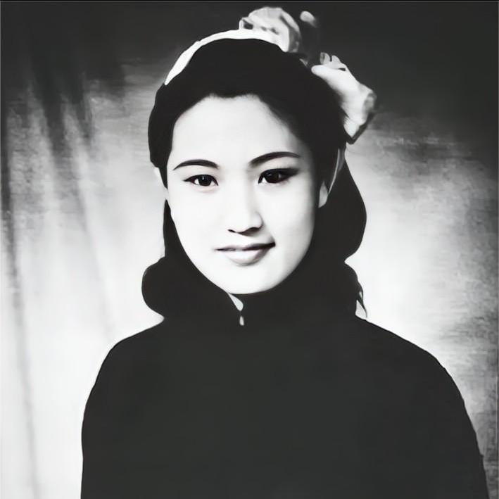 Reminiscing about Master Wang Wenjuan's debut in Shanghai as a teenager ...