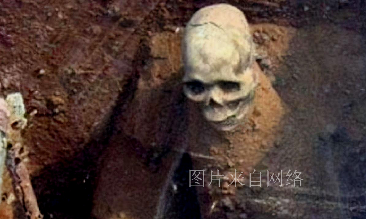 Tomb robber sits alone on a pile of gold and silver in a thousand-year ...