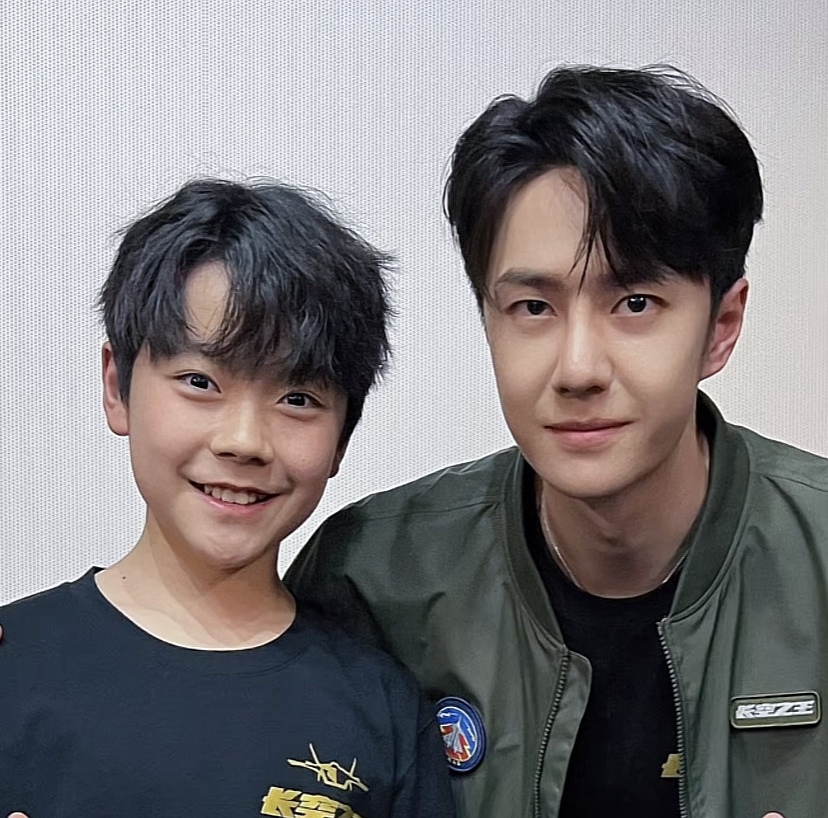 Greasy, swollen folds but acting as a "beautiful man", madly teasing a ...