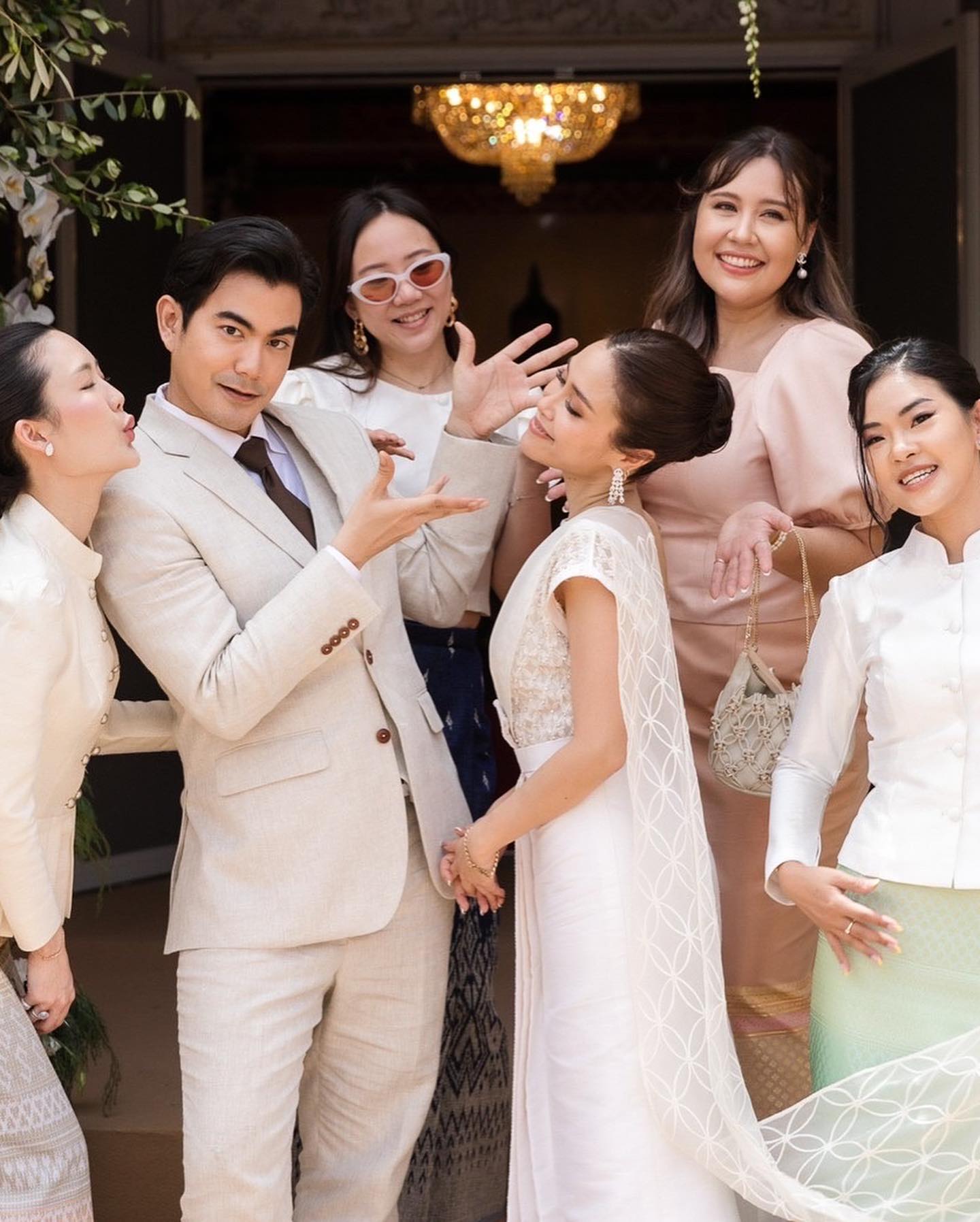 A non-marriage male star is engaged, but he is questioned about whether he can get married if he ...