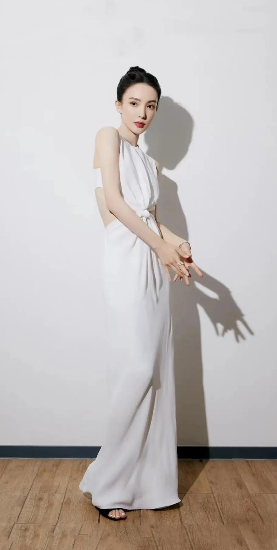 Long legs goddess Jin Chen - iNEWS