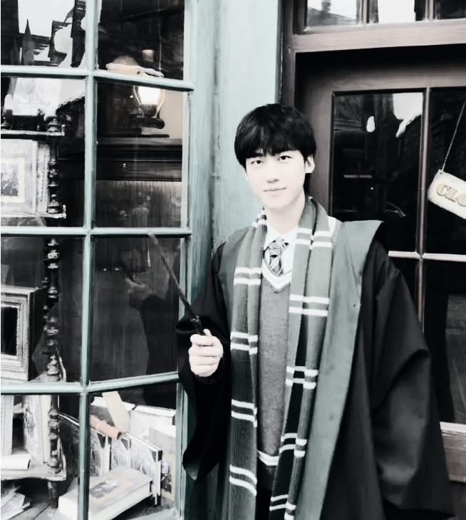 25-year-old actor Liu Feng died of myocardial infarction! - iMedia