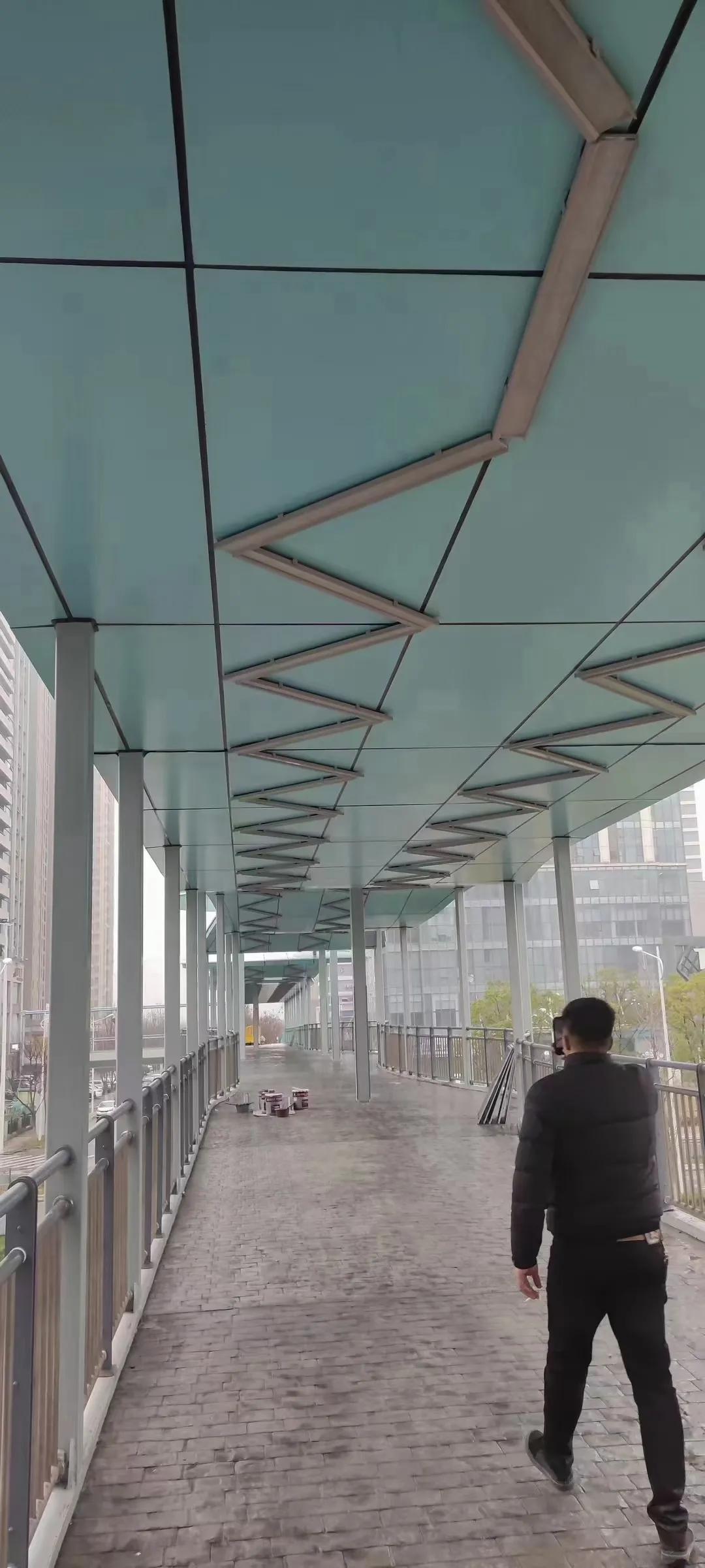Pedestrian bridge ceiling shape aluminum veneer decoration is a modern ...