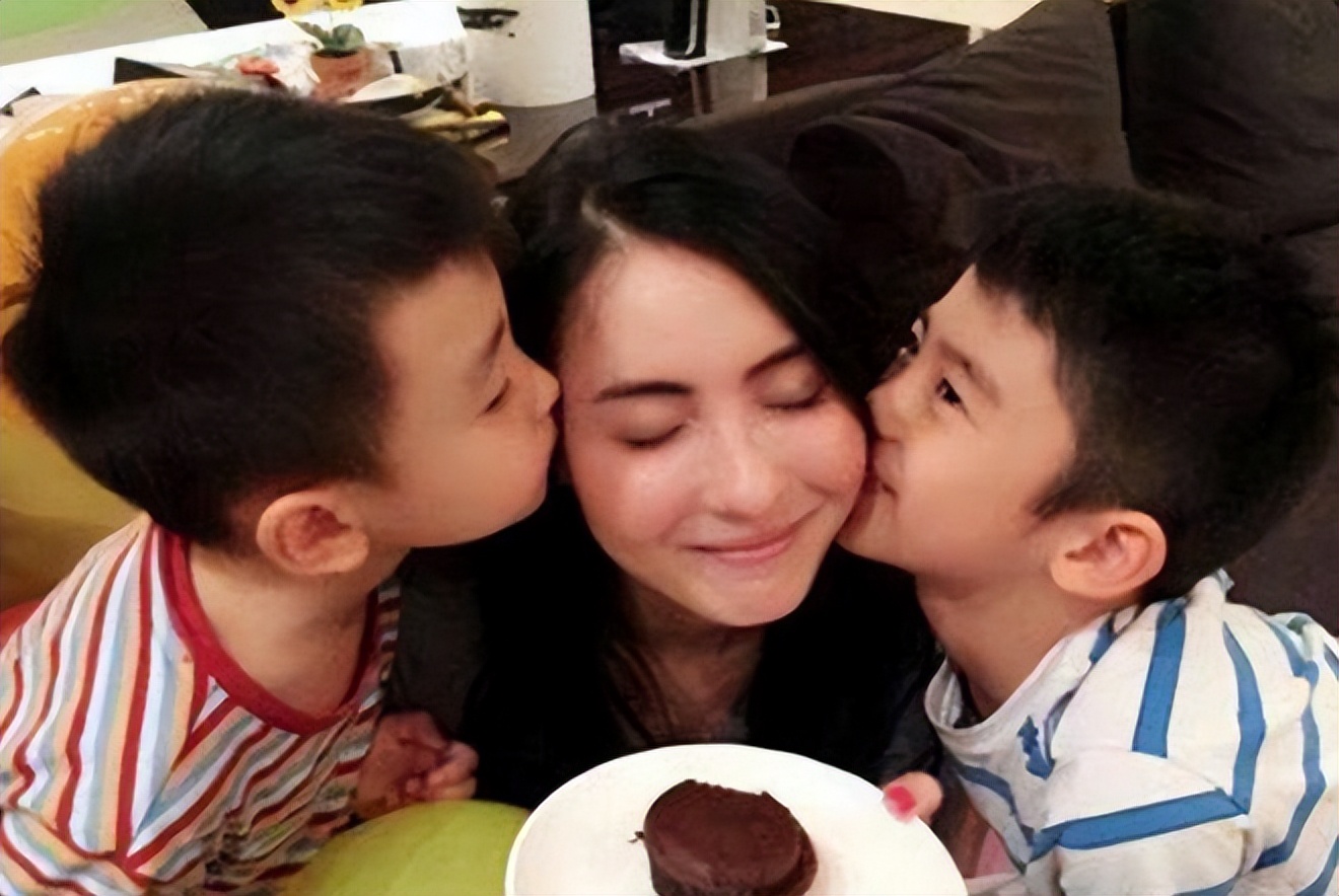 Cecilia Cheung and her son depend on each other, as if they are a ...