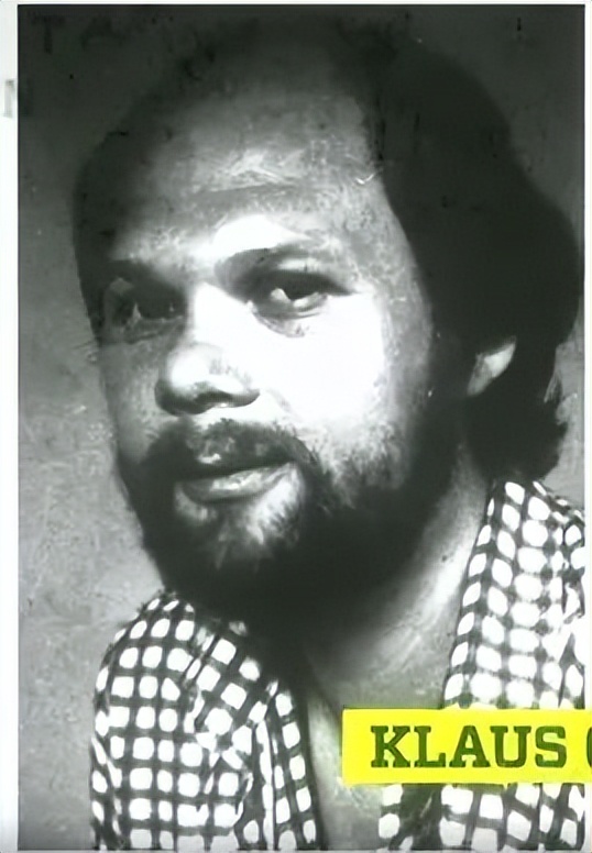 At the scene of the trial, she raised the gun and killed the murderer ...