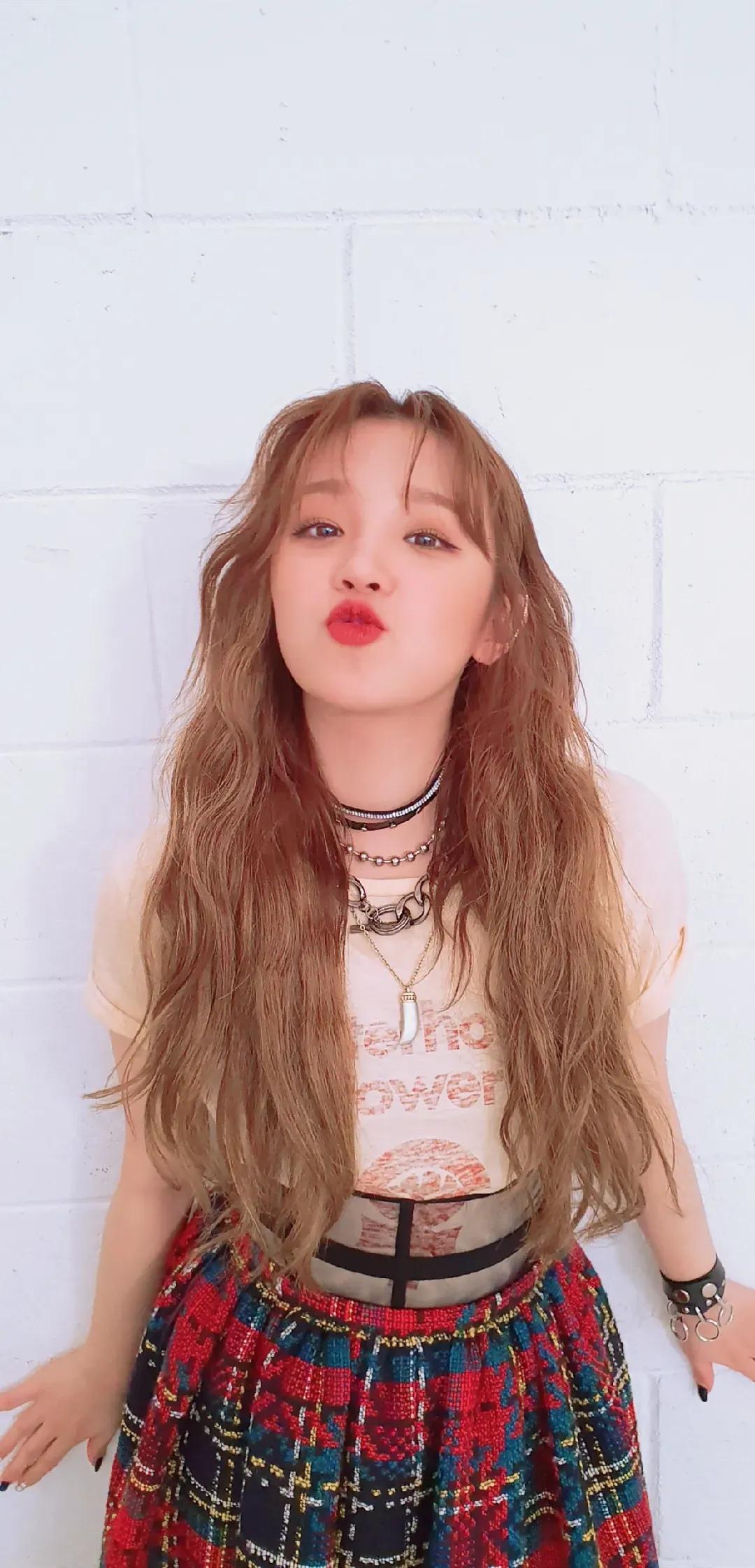 Song Yuqi, who doesn't love a beautiful girl with fair complexion ...