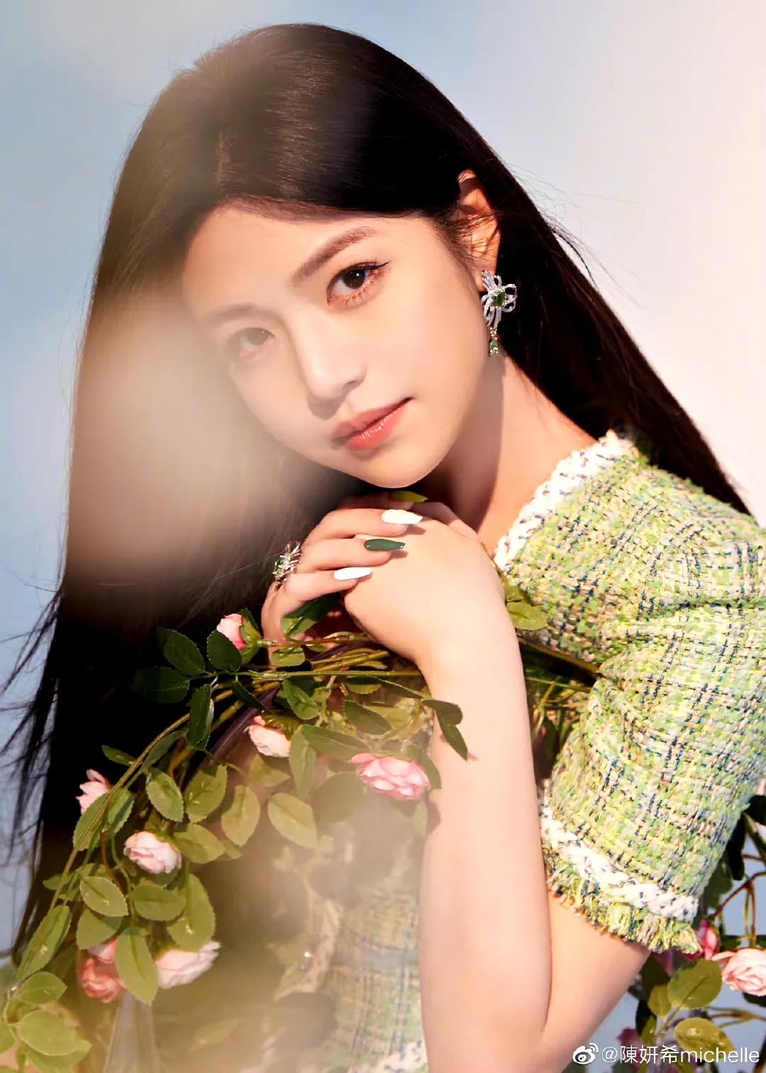 Dilraba Kan Qingzi Chen Michelle Song Qian - iMedia