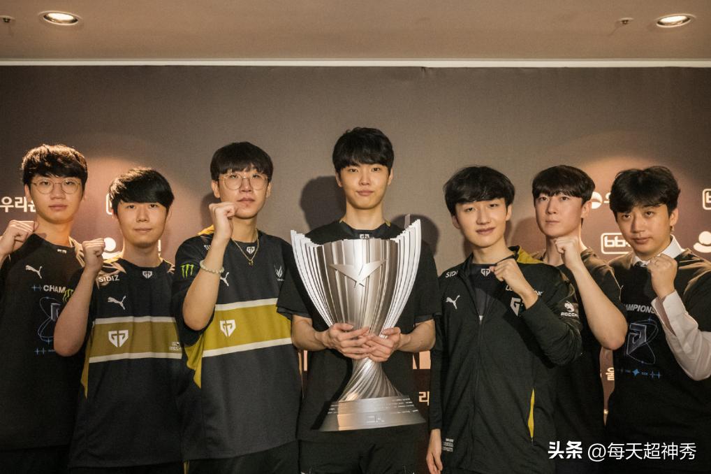 Doinb broke the news: GEN must be the first in the group stage, RNG's signing is too cool - iNEWS