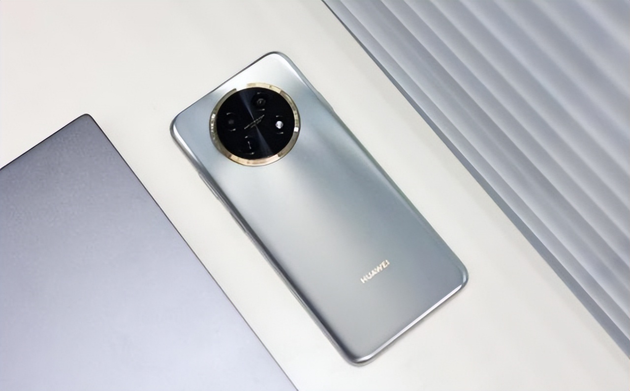 Huawei finally got the hang of it! 7000mAh+512GB, 2200 counterattack ...
