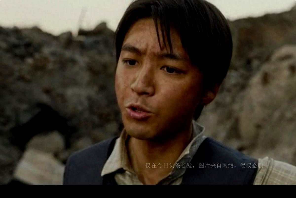 The inconspicuous actress in "The Journey Home" has first-class looks ...