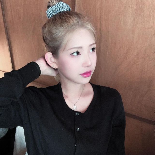 Cui Zhen's daughter posted the first beautiful photo of her rhinoplasty ...